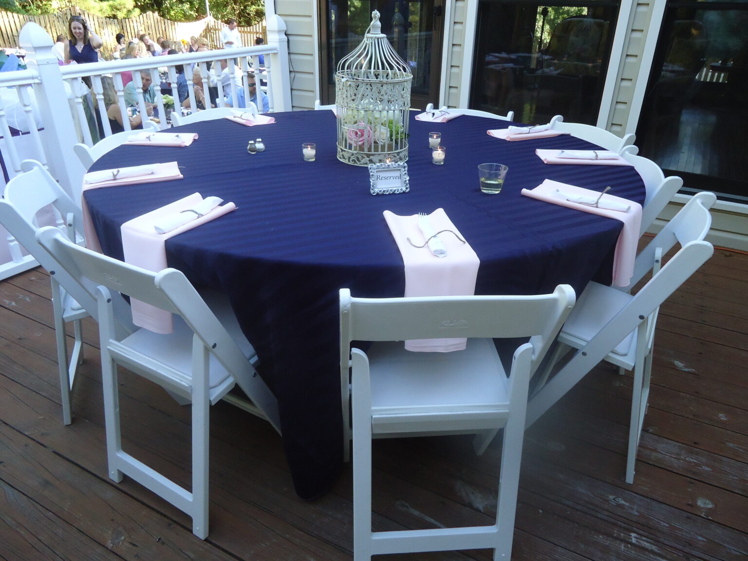 Round Tables Rental